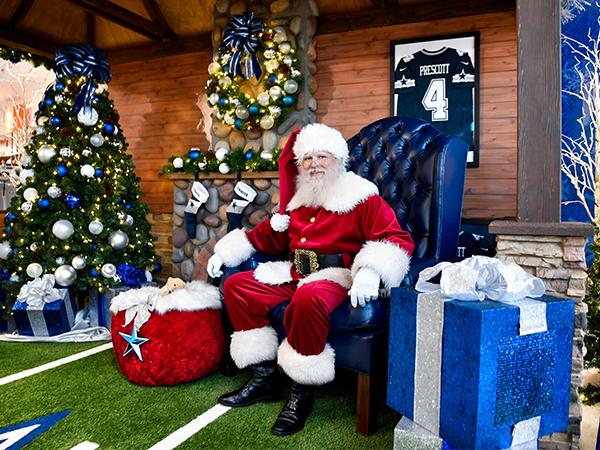 Santa at The Star presented by Albertsons and Tom Thumb - The Star District